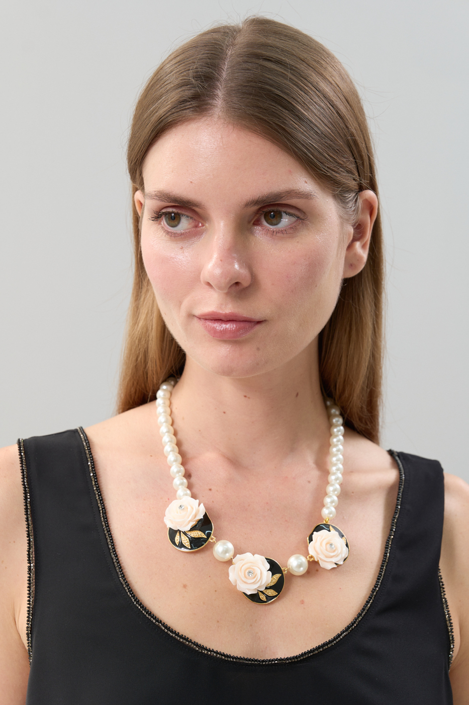 Gül Figürlü İnci Kolye Standart Renk - Roman