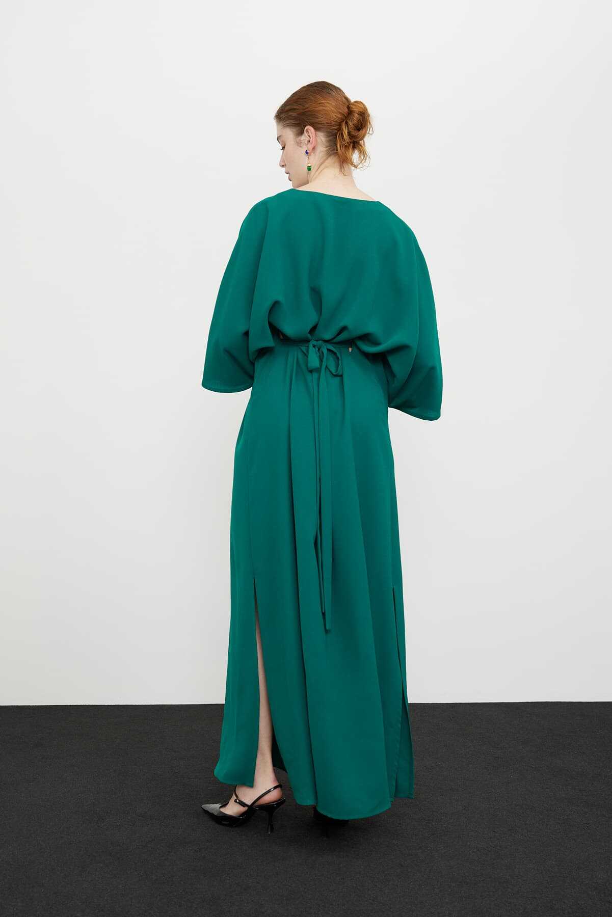 Beli Taşlı V Yaka Maxı Boy Crep Elbise Yeşil - Roman